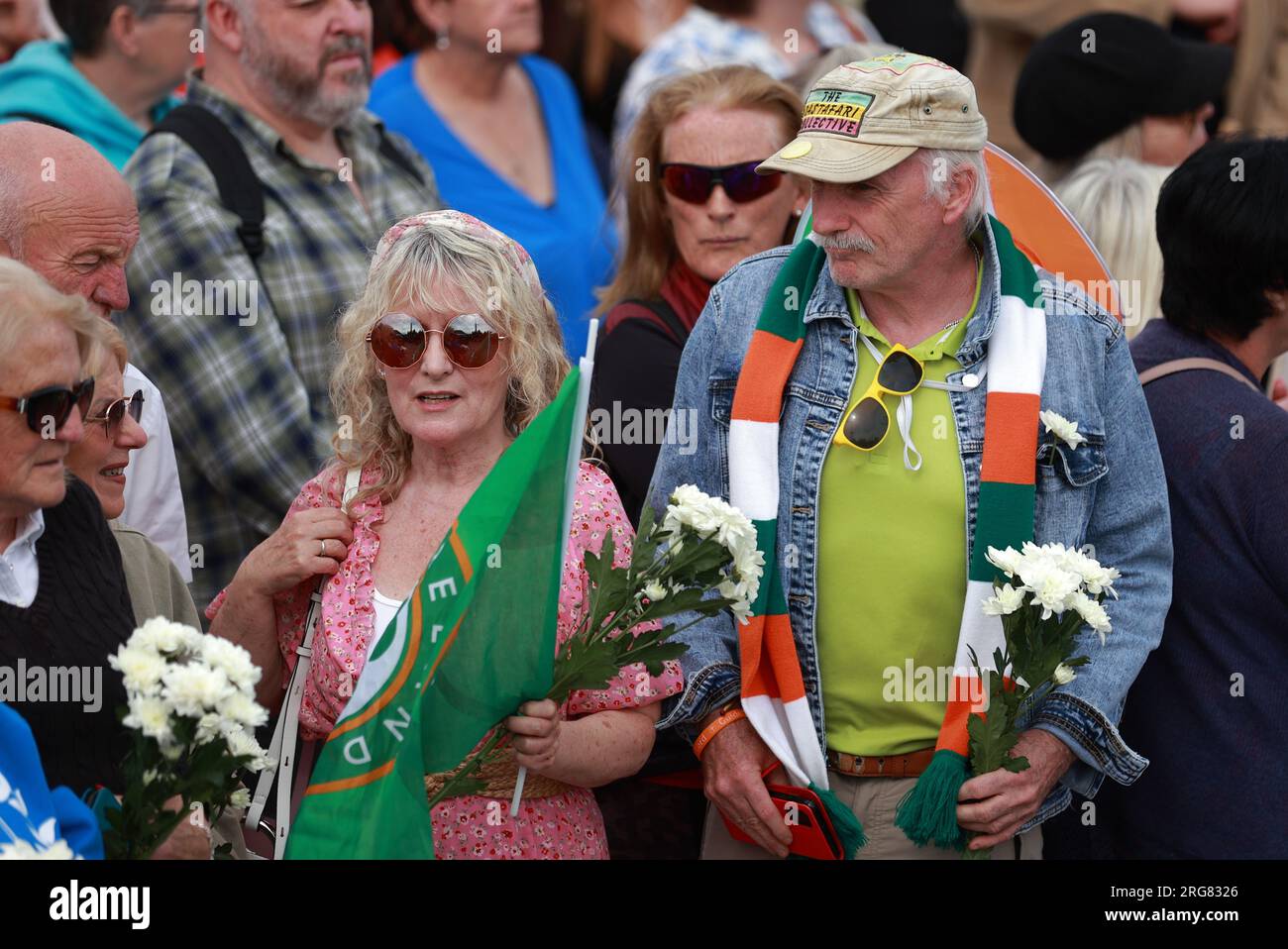 Die Fans von Sinead O'Connor, Pamela Moore (links) und Peter Gannon ...