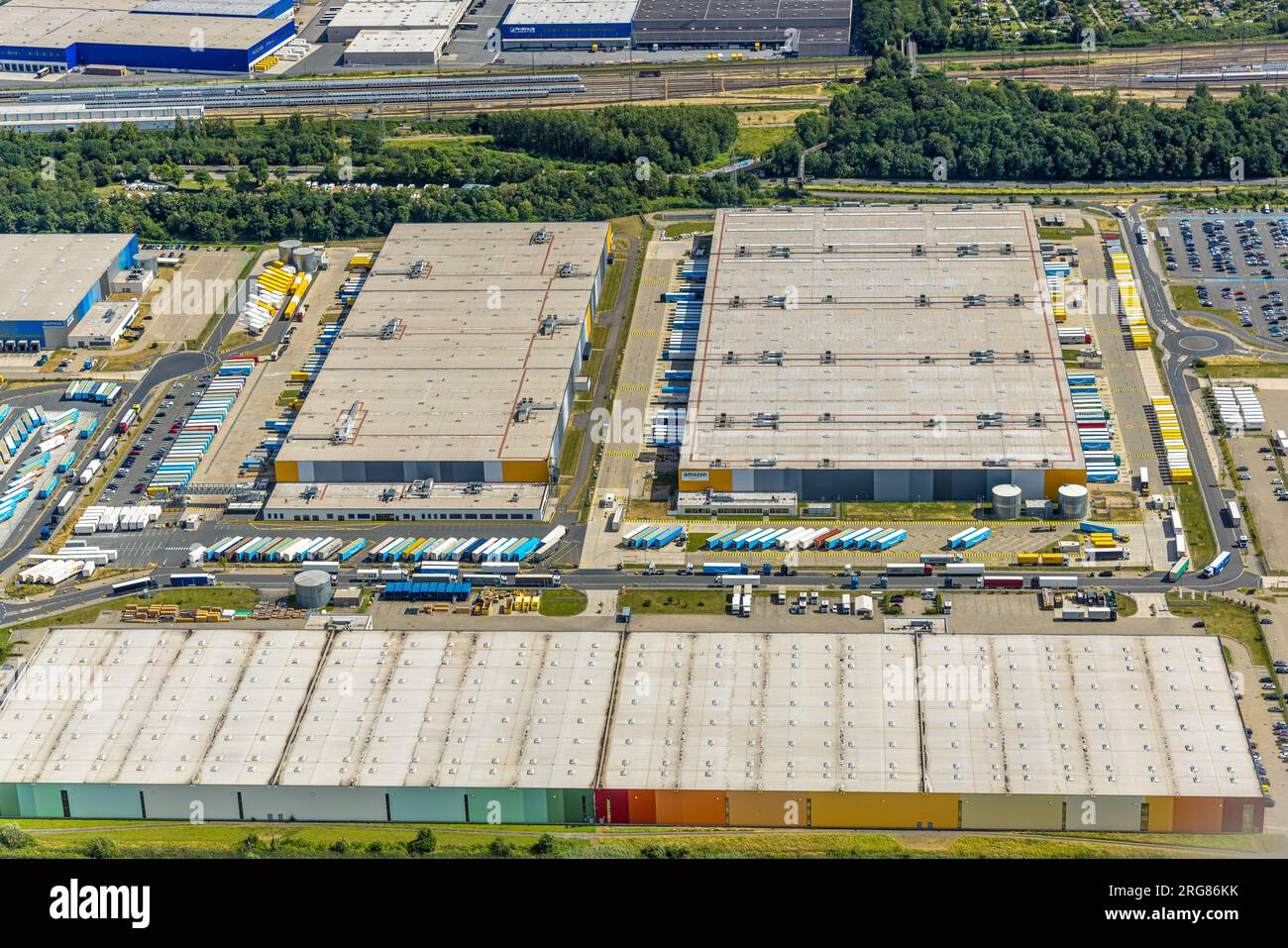 Luftbild, Westfallenhütte Gewerbegebiet, Amazon DTM Logistik und LKW ...