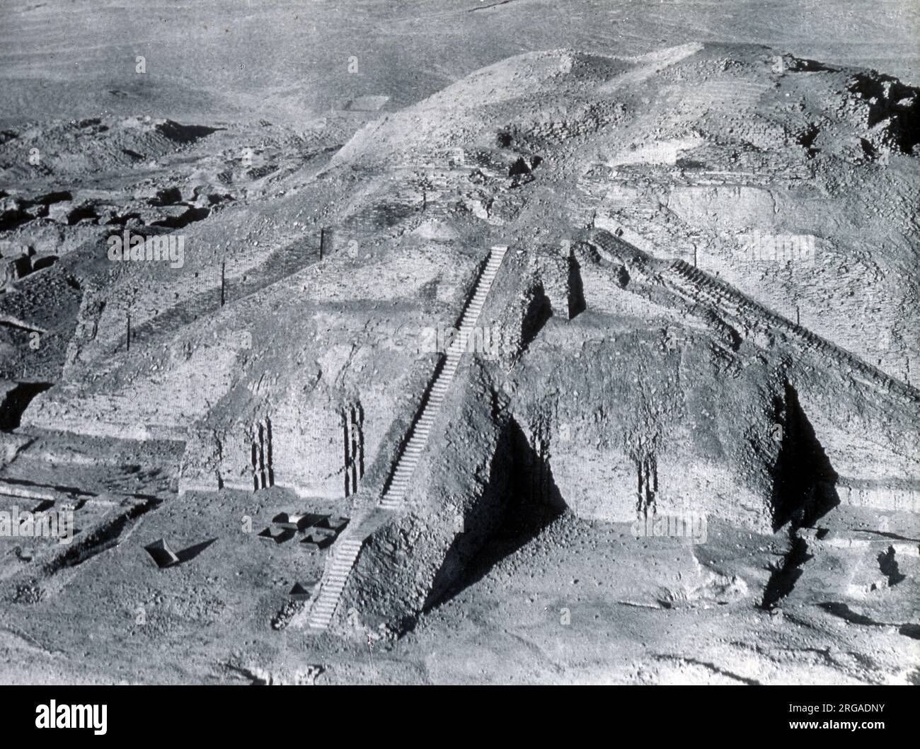 Ziggurat of ur -Fotos und -Bildmaterial in hoher Auflösung – Alamy