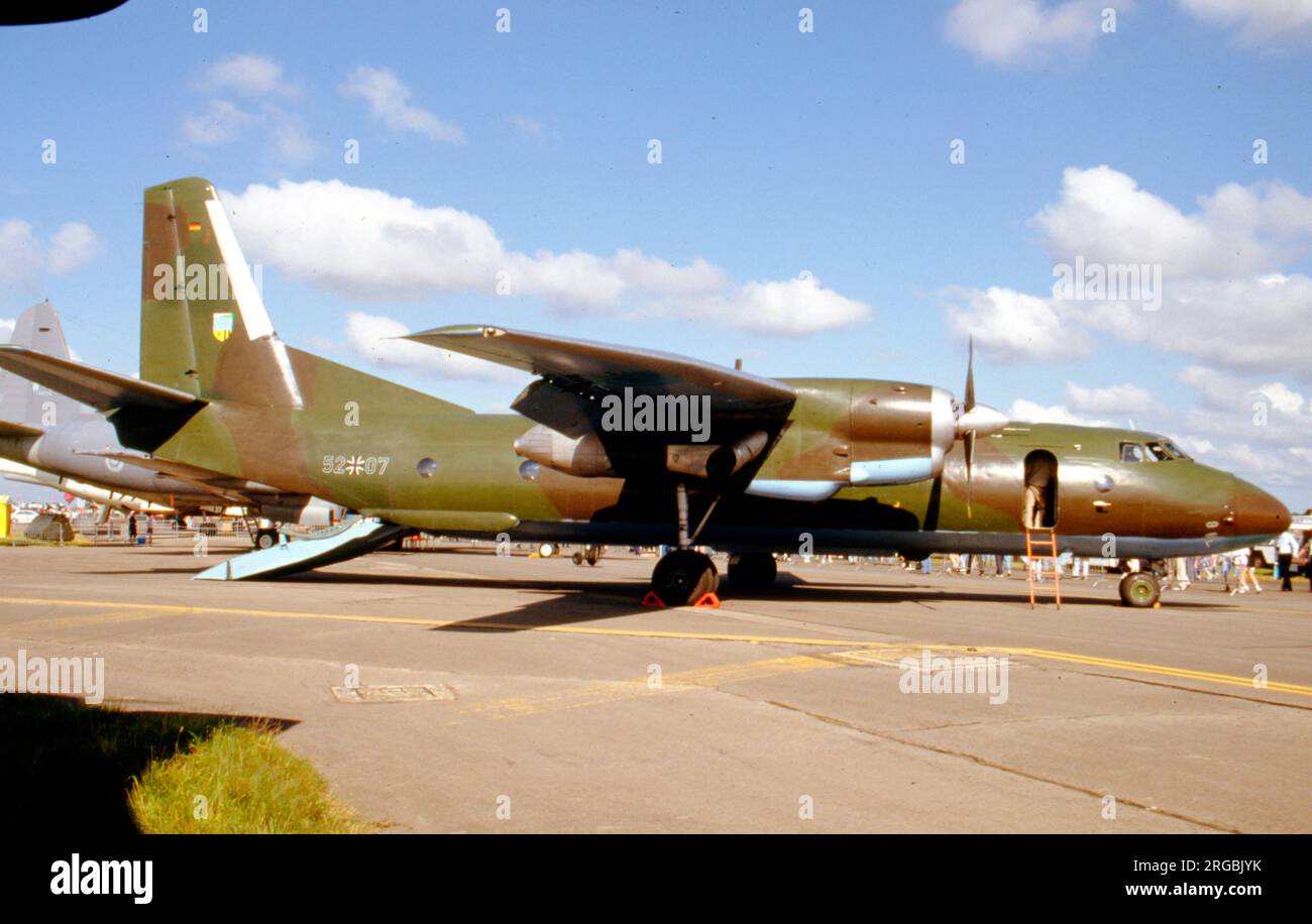 Luftwaffe - Antonov an-26T 52+07 (msn), ehemals Mitglied der DDR ...