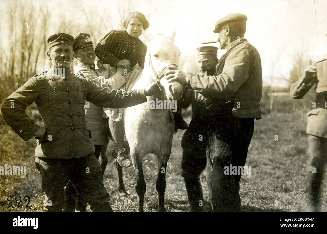 Hilf bauern -Fotos und -Bildmaterial in hoher Auflösung – Alamy