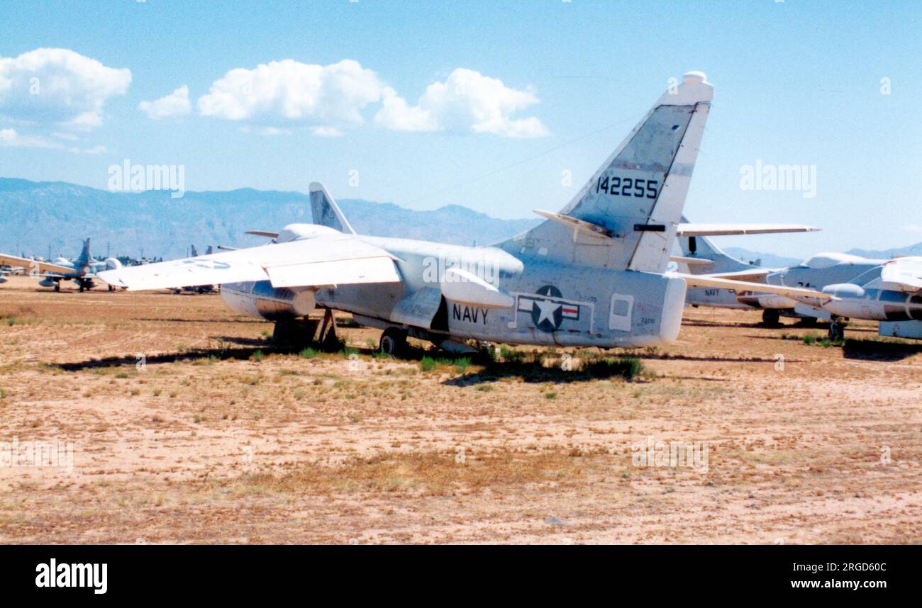 Douglas eka 3b -Fotos und -Bildmaterial in hoher Auflösung – Alamy