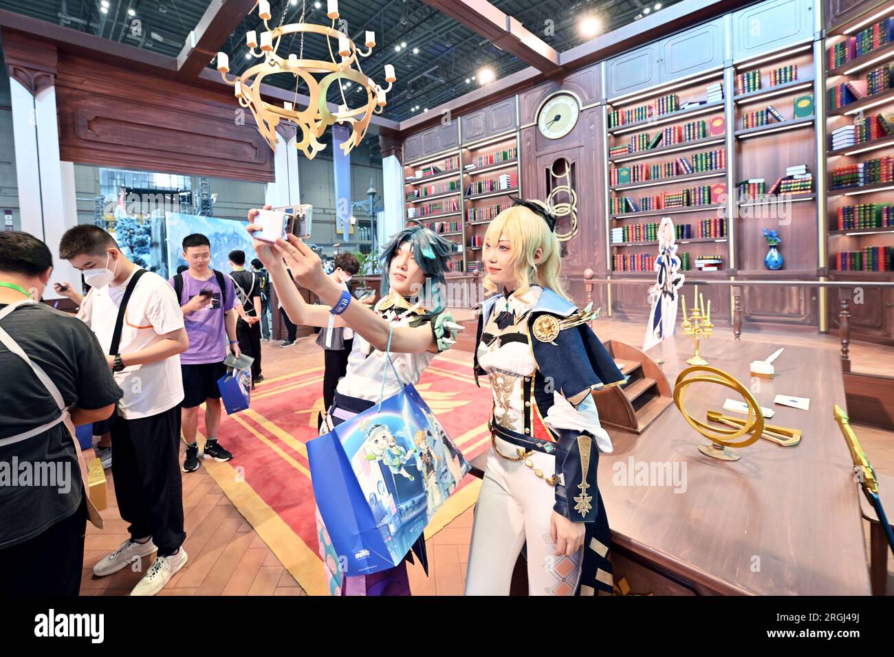 Genshin impact fes -Fotos und -Bildmaterial in hoher Auflösung – Alamy