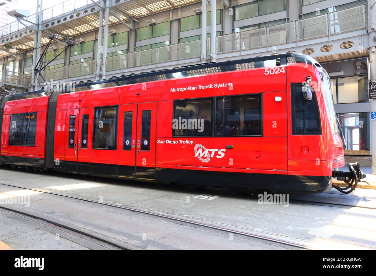 Trolley mts transport transit -Fotos und -Bildmaterial in hoher ...