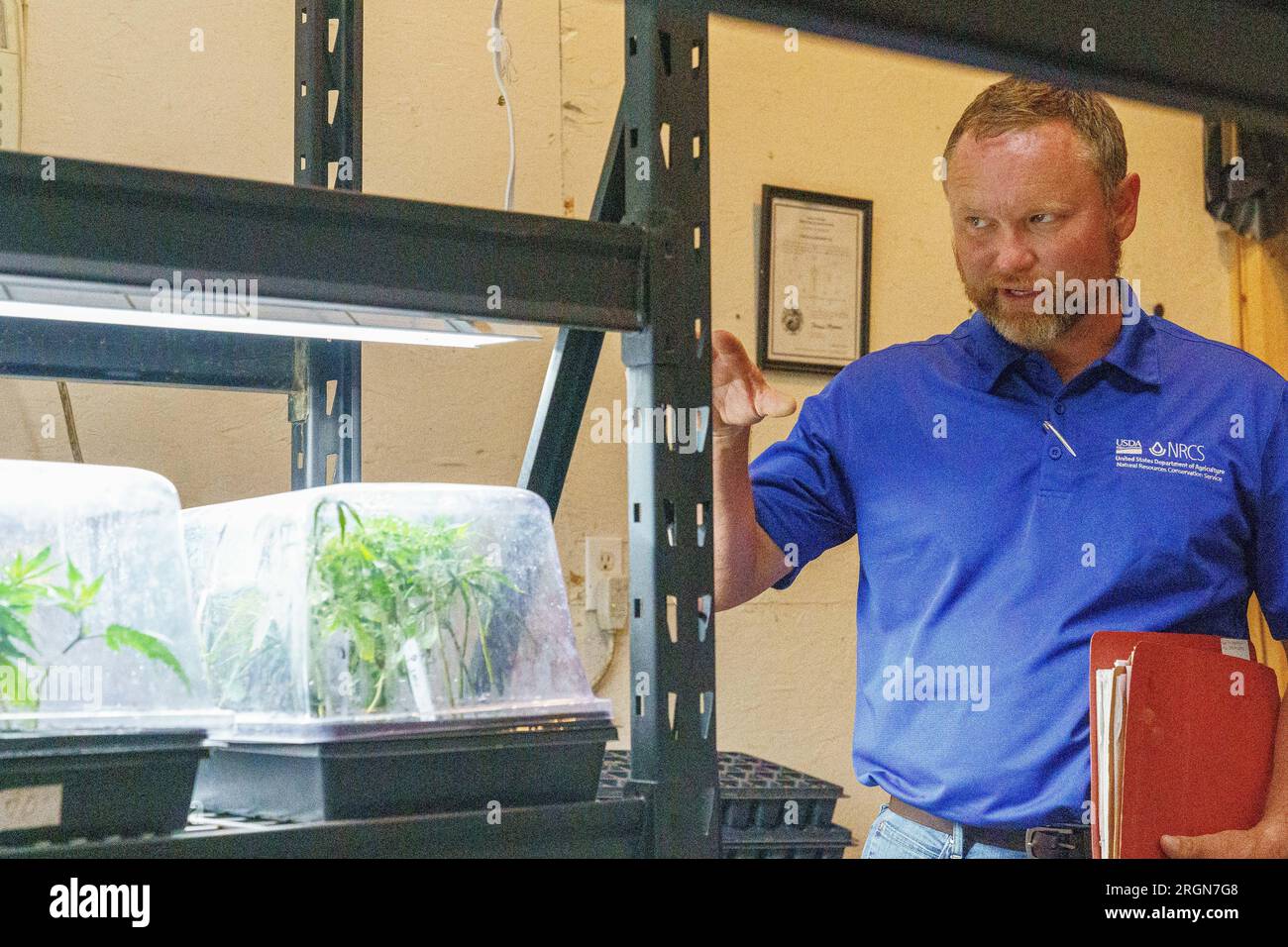 Bericht: Besuch des NRCS auf der Bio-Hanf-Farm von Papa G IN Crawford ...