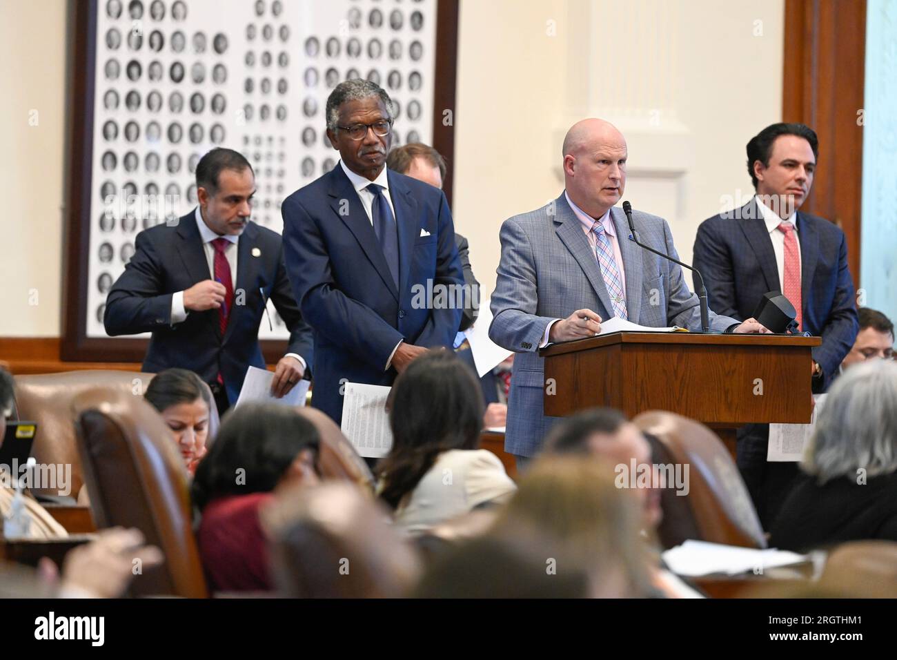 Von Links Nach Rechts Stellen Sich Rep Eddie Morales Jr Harold Dutton Tony Tinderholt Und