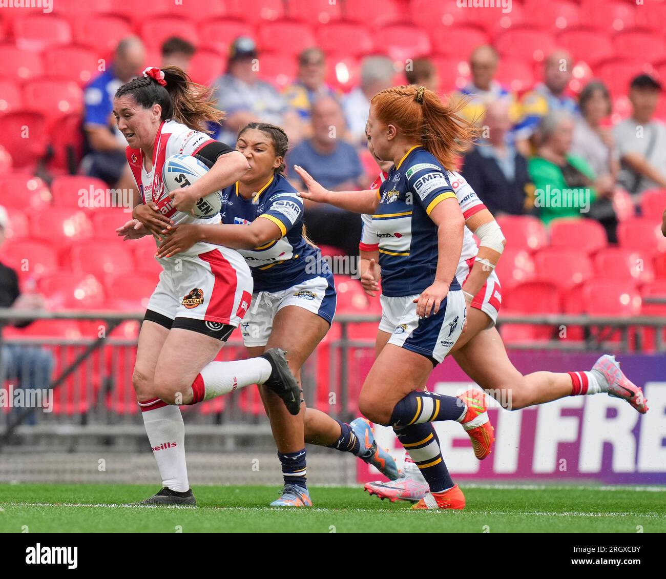 Faye Gaskin Nr. 7 aus St. Helens macht eine Pause beim Finalspiel des ...