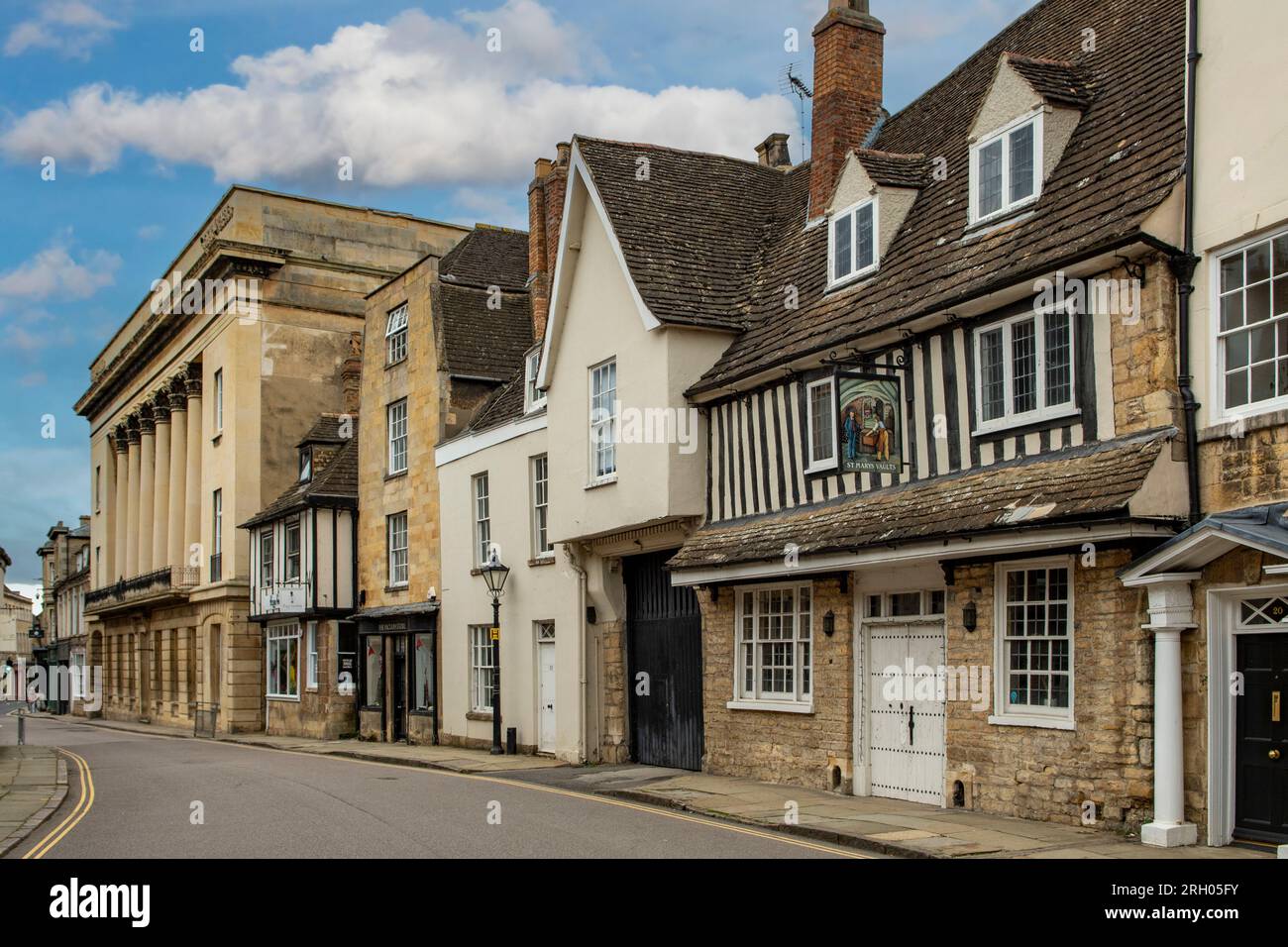 Stamford high street -Fotos und -Bildmaterial in hoher Auflösung – Alamy
