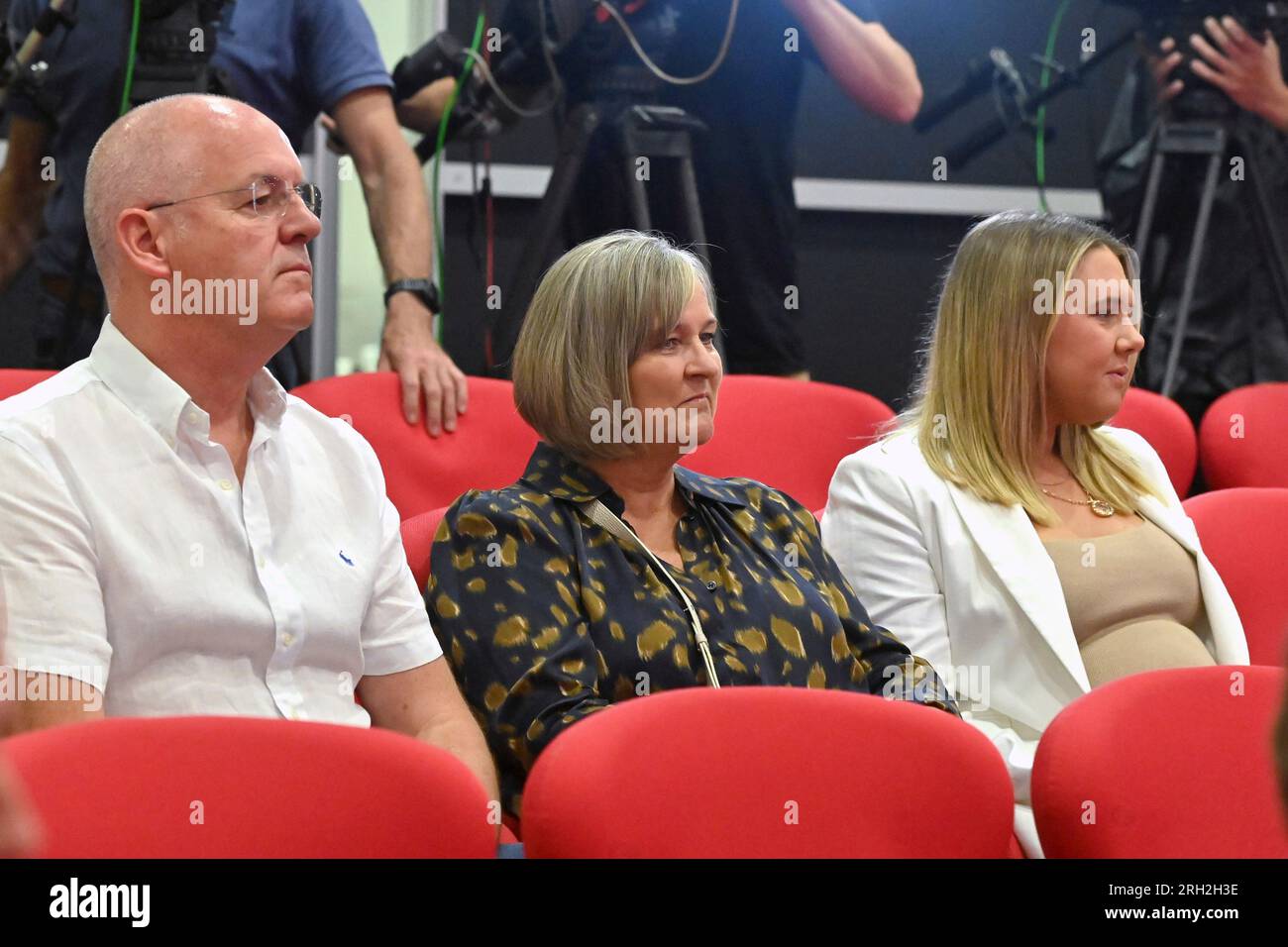 München. 13. Aug. 2023. Von rechts: Katie KANE (Ehefrau), Eltern Kim ...