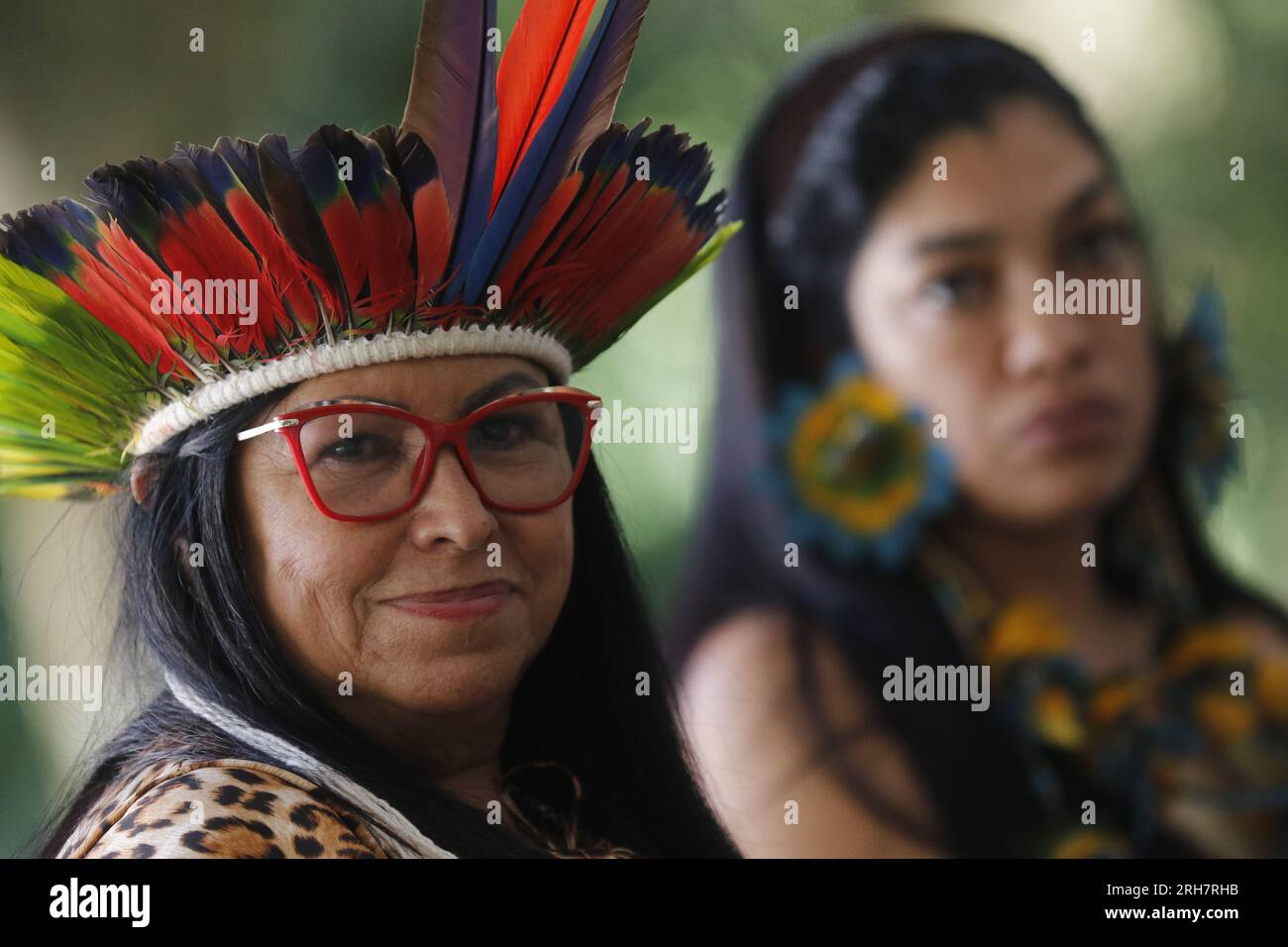 Indigenous native portrait paint -Fotos und -Bildmaterial in hoher ...