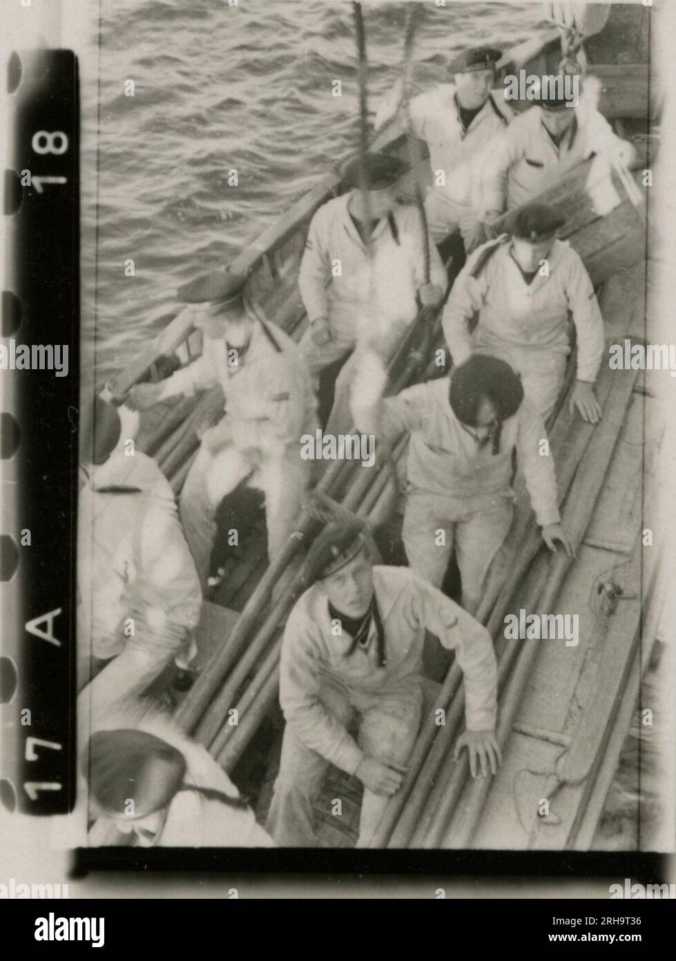 SS-Fotograf, Hoffmann, Rudi (1943-44) Soldaten, die sich medizinischen ...