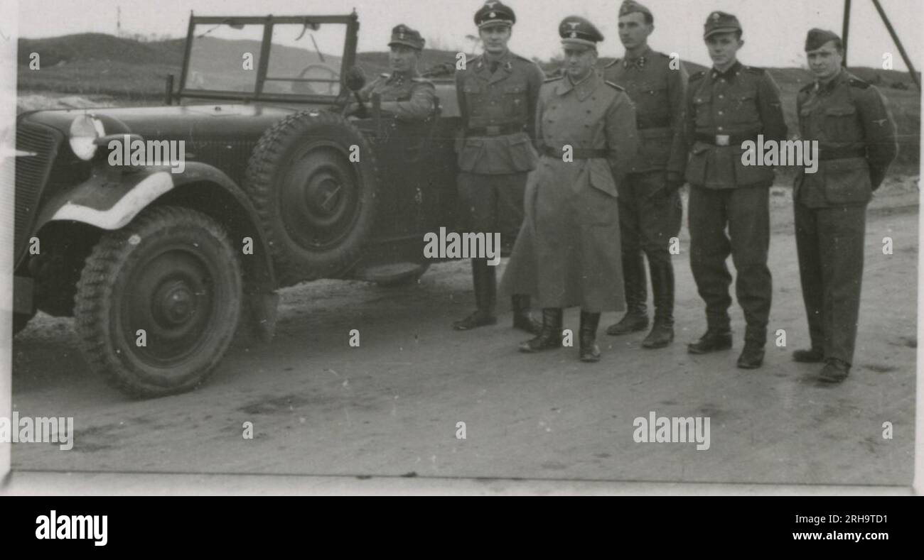 SS-Fotograf, Hoffmann, Rudi (1943-44) Soldaten, die sich medizinischen ...