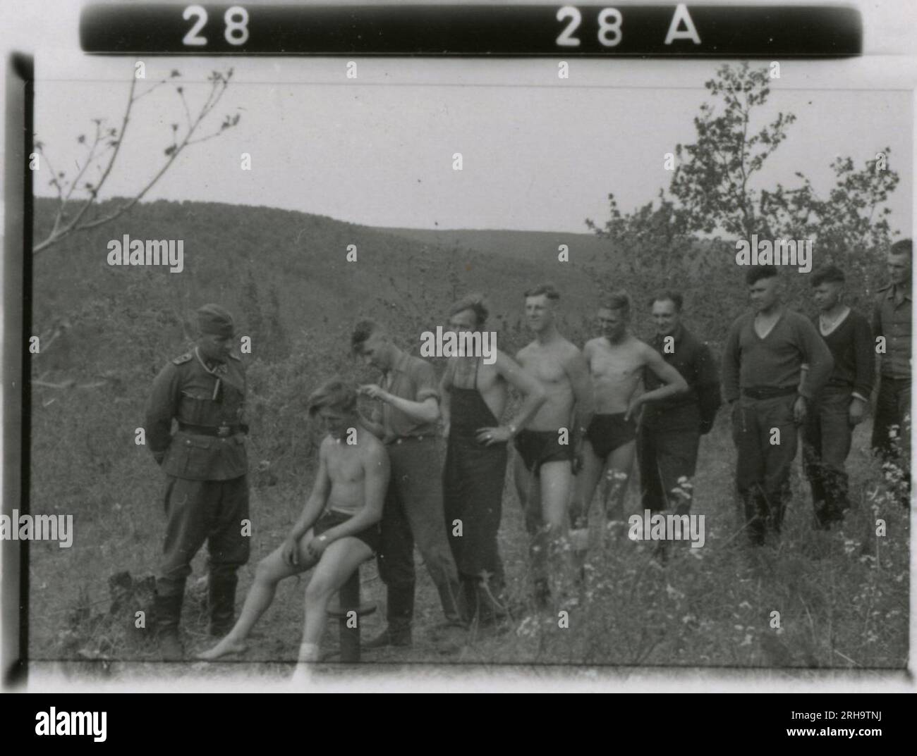 SS-Fotograf, Hoffmann, Rudi (1943-44) Soldaten, die sich medizinischen ...