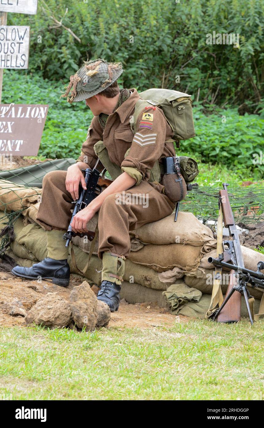 Ww2 british soldier uniform -Fotos und -Bildmaterial in hoher Auflösung ...