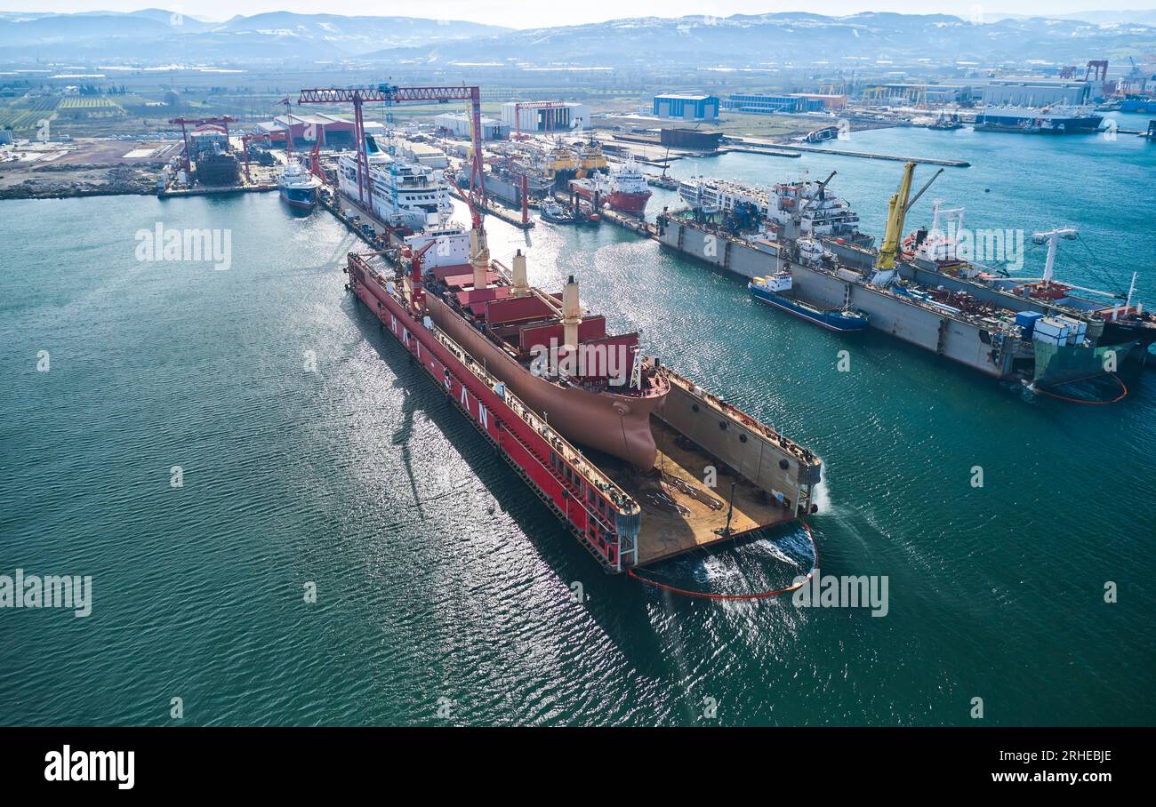 Export Dock importieren. Frachtschiffe. Wunderschöner Parkplatz für ...