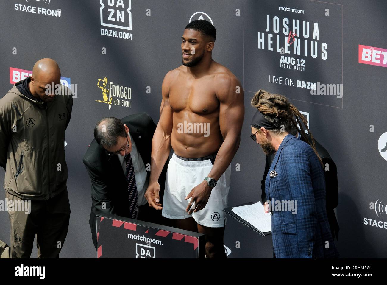 Boxer anthony joshua -Fotos und -Bildmaterial in hoher Auflösung – Alamy