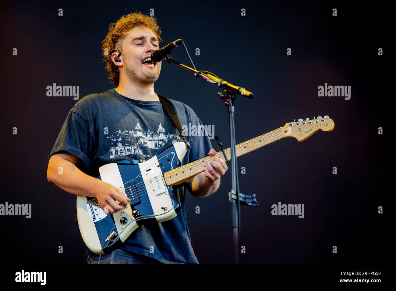 Sam fender bandmitglied -Fotos und -Bildmaterial in hoher Auflösung – Alamy