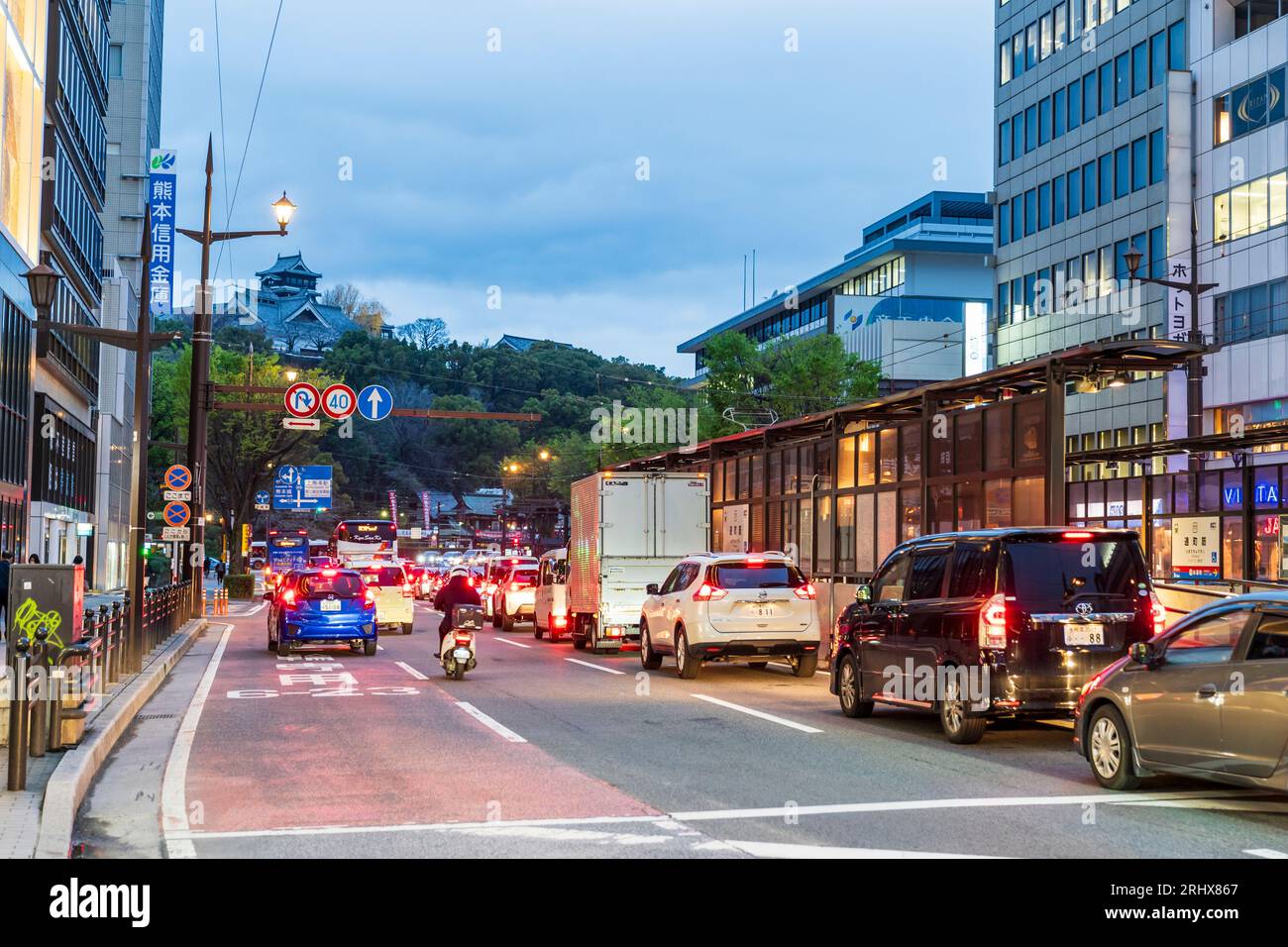 Densha dori -Fotos und -Bildmaterial in hoher Auflösung – Alamy