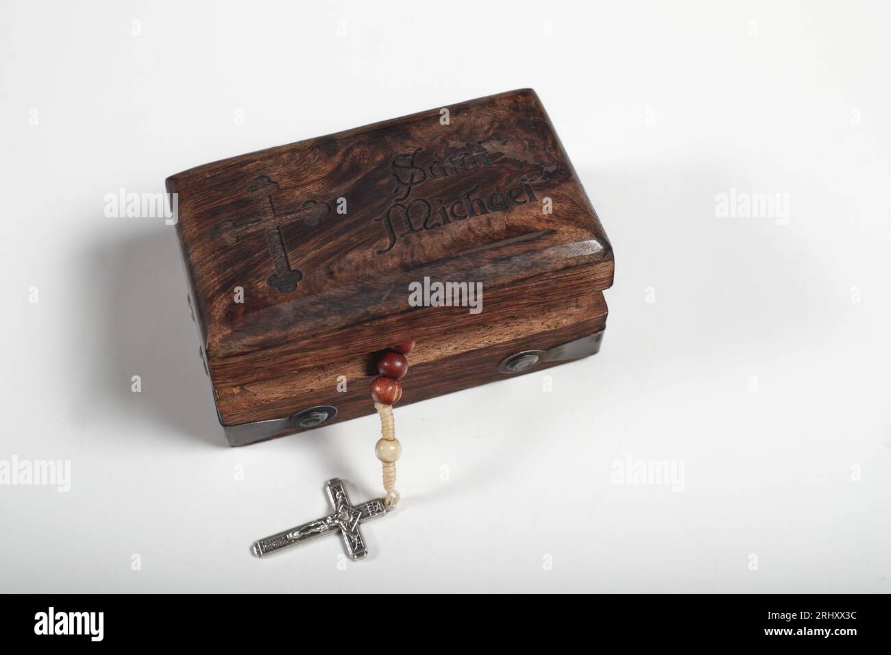 St michael rosenkranz box -Fotos und -Bildmaterial in hoher Auflösung – Alamy