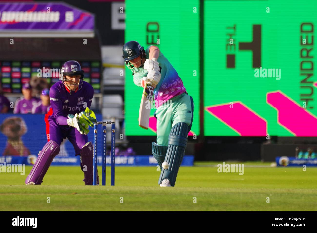 Leeds, 11. August 2023. Jordan Cox schlägt für Oval Invincibles gegen ...