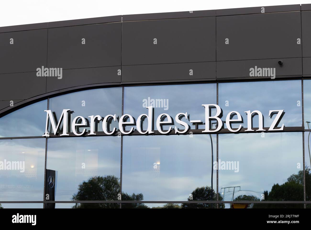 Mercedes zeichen -Fotos und -Bildmaterial in hoher Auflösung – Alamy