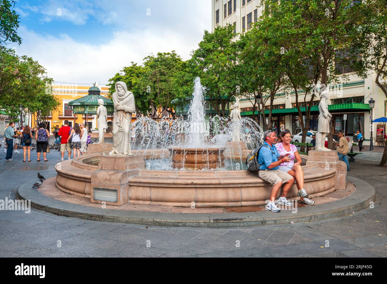 Plaza de armas alten san juan -Fotos und -Bildmaterial in hoher ...