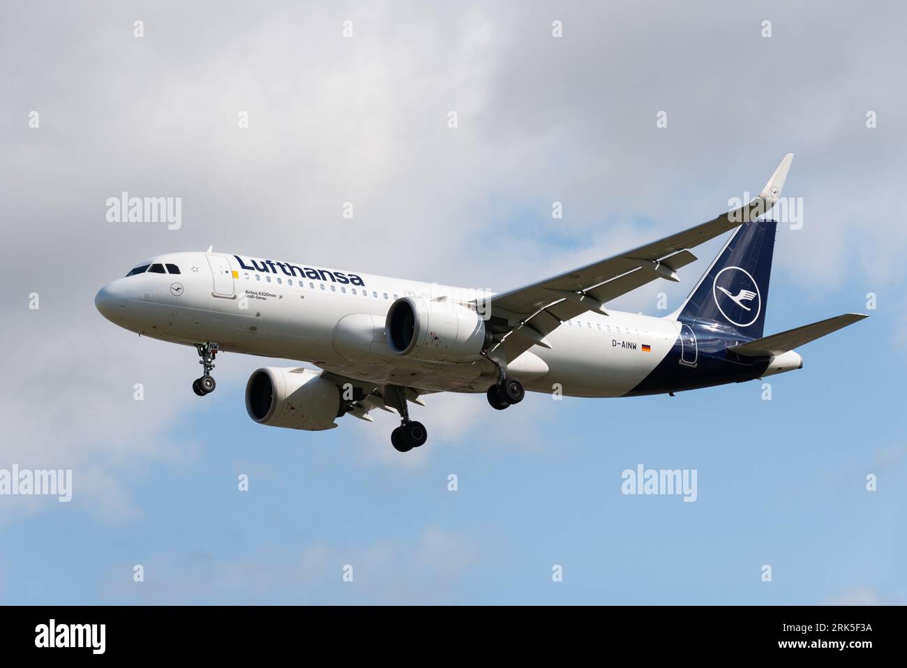 Lufthansa a320 neo -Fotos und -Bildmaterial in hoher Auflösung – Alamy