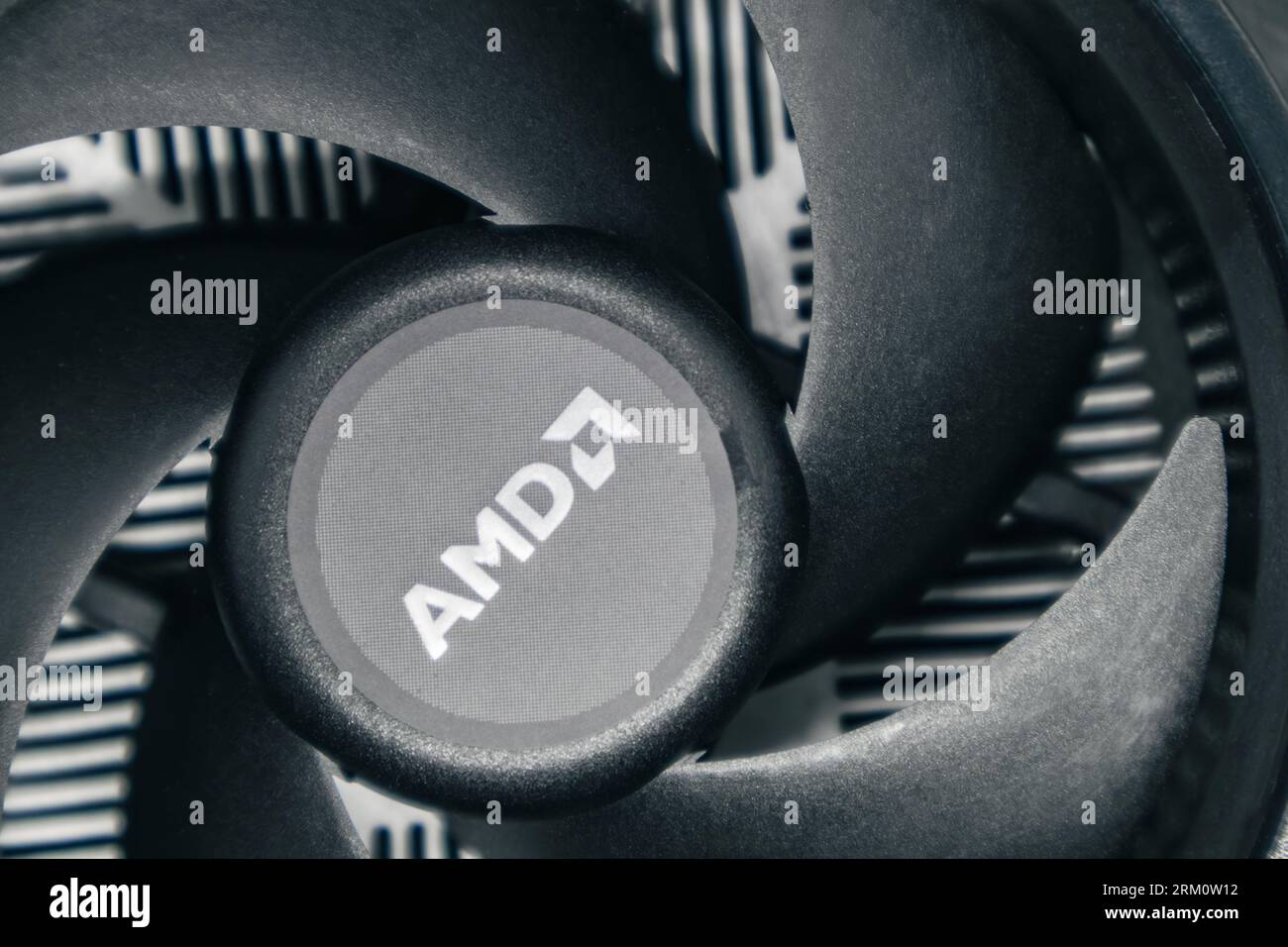 Kiew, Ukraine - 05. Januar 2022: AMD-Kühler für Desktop-PC-CPU-Einheit ...