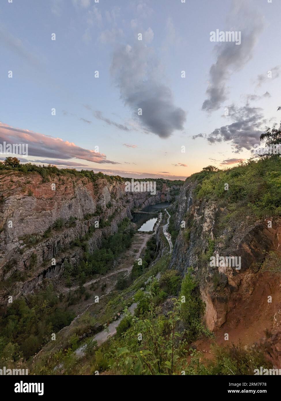 Der alte Kalksteinbruch, Big America (Velka Amerika) in der Nähe von ...