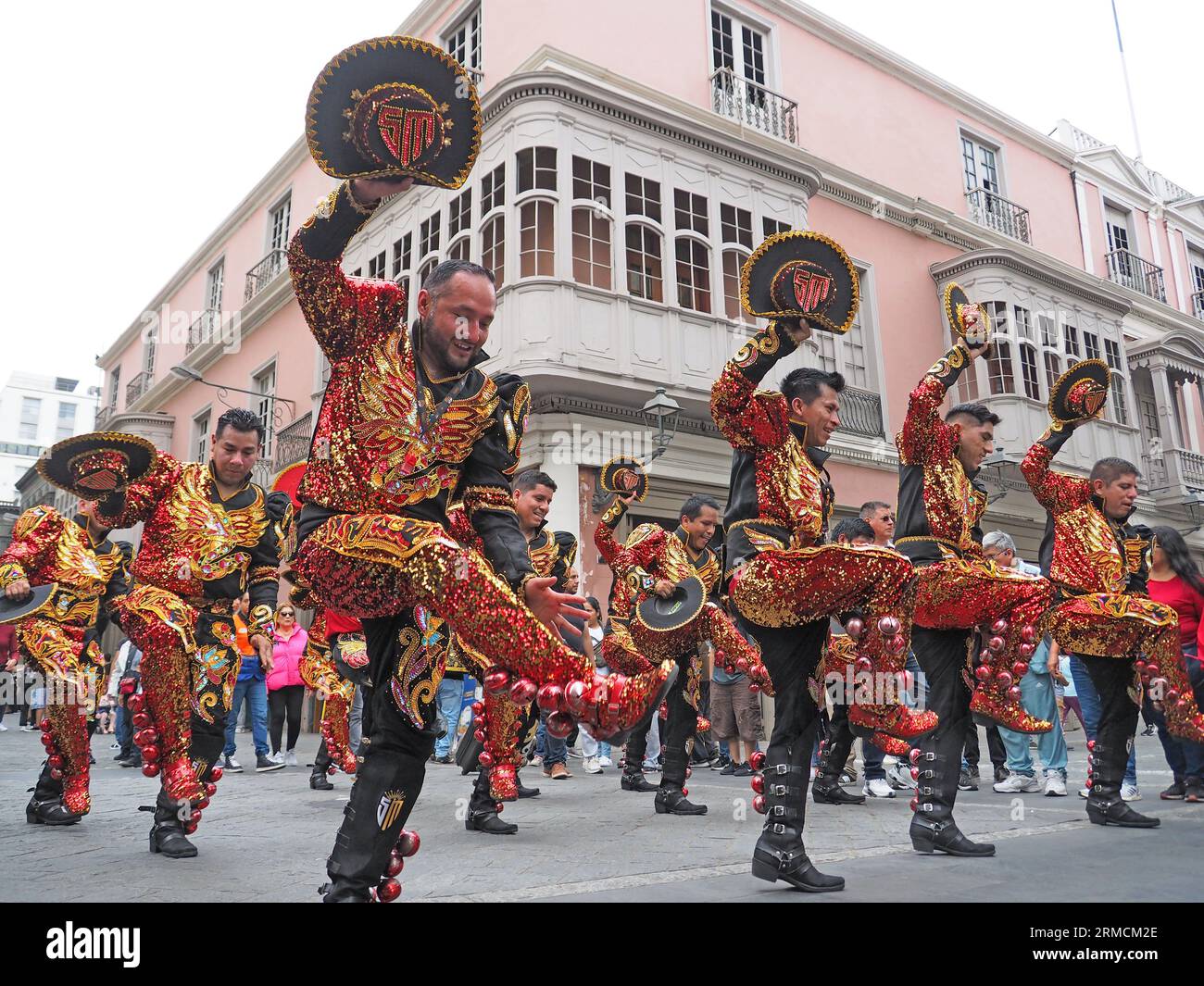 Lebendige traditionen folklore -Fotos und -Bildmaterial in hoher ...