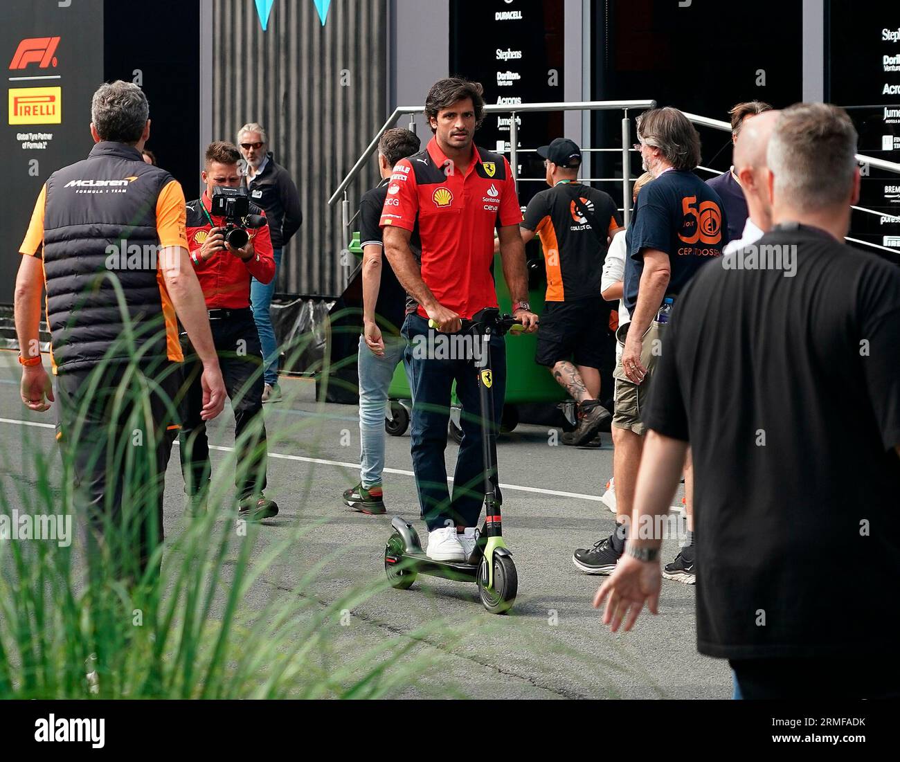 Carlos sainz jr fahrerlager -Fotos und -Bildmaterial in hoher Auflösung ...