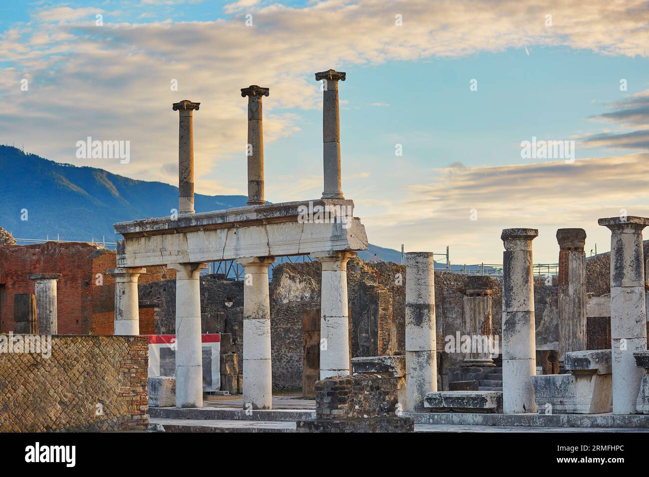 Antike Ruinen in Pompeji, römische Stadt in der Nähe des modernen ...