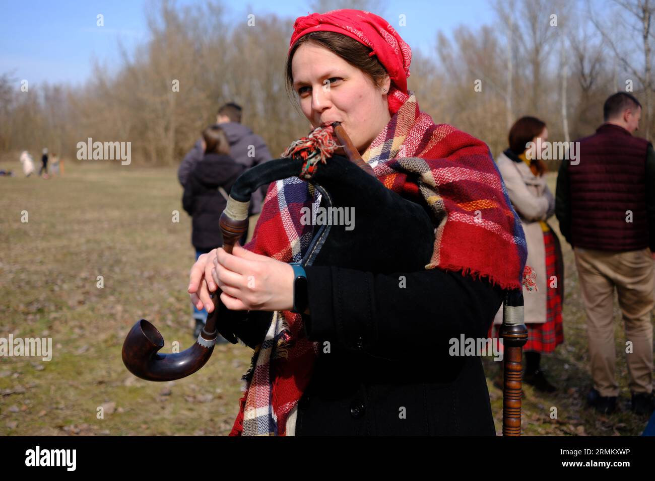 Belarusian traditional dress -Fotos und -Bildmaterial in hoher ...