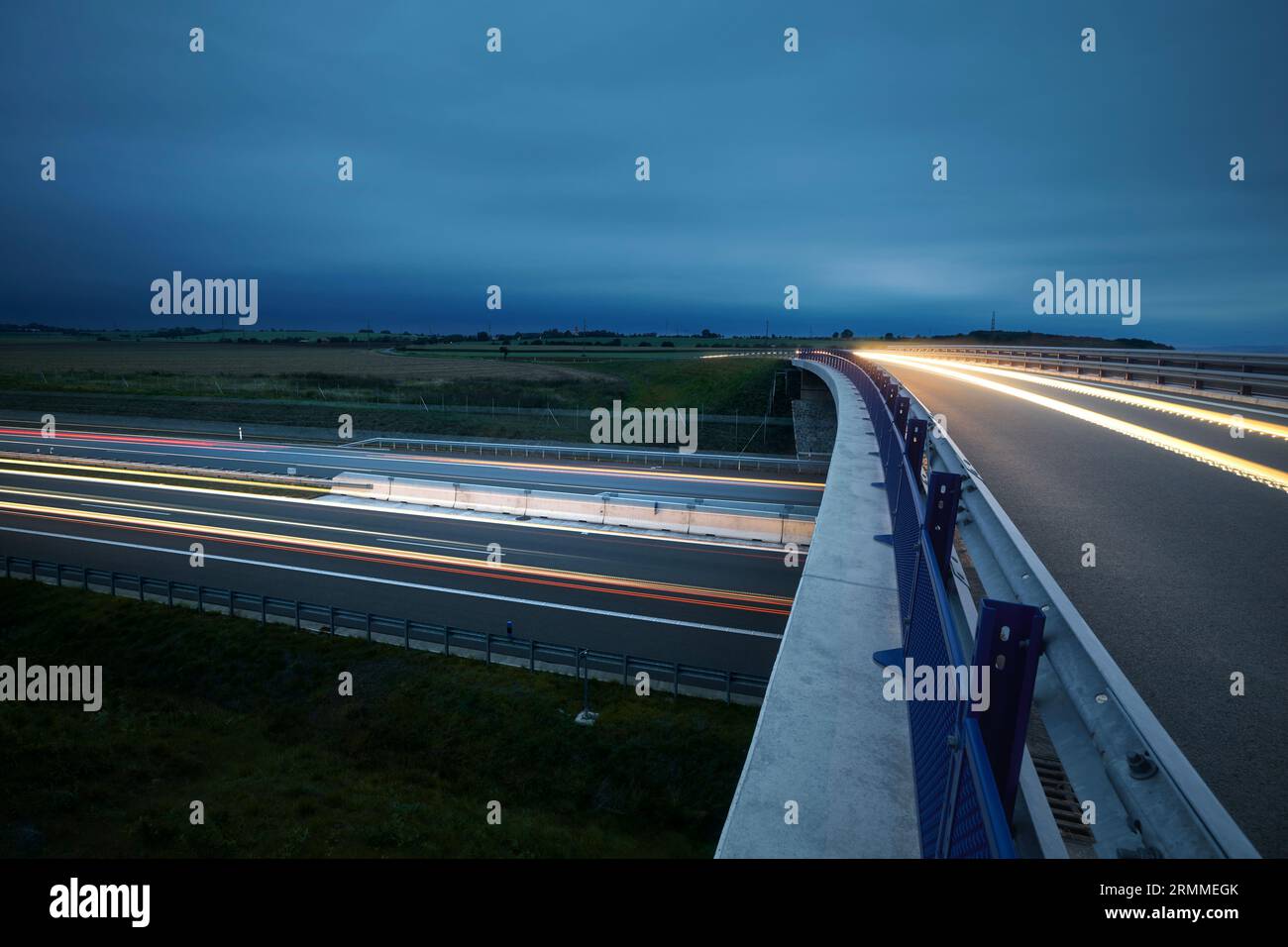 Schnelle autobahn -Fotos und -Bildmaterial in hoher Auflösung – Alamy