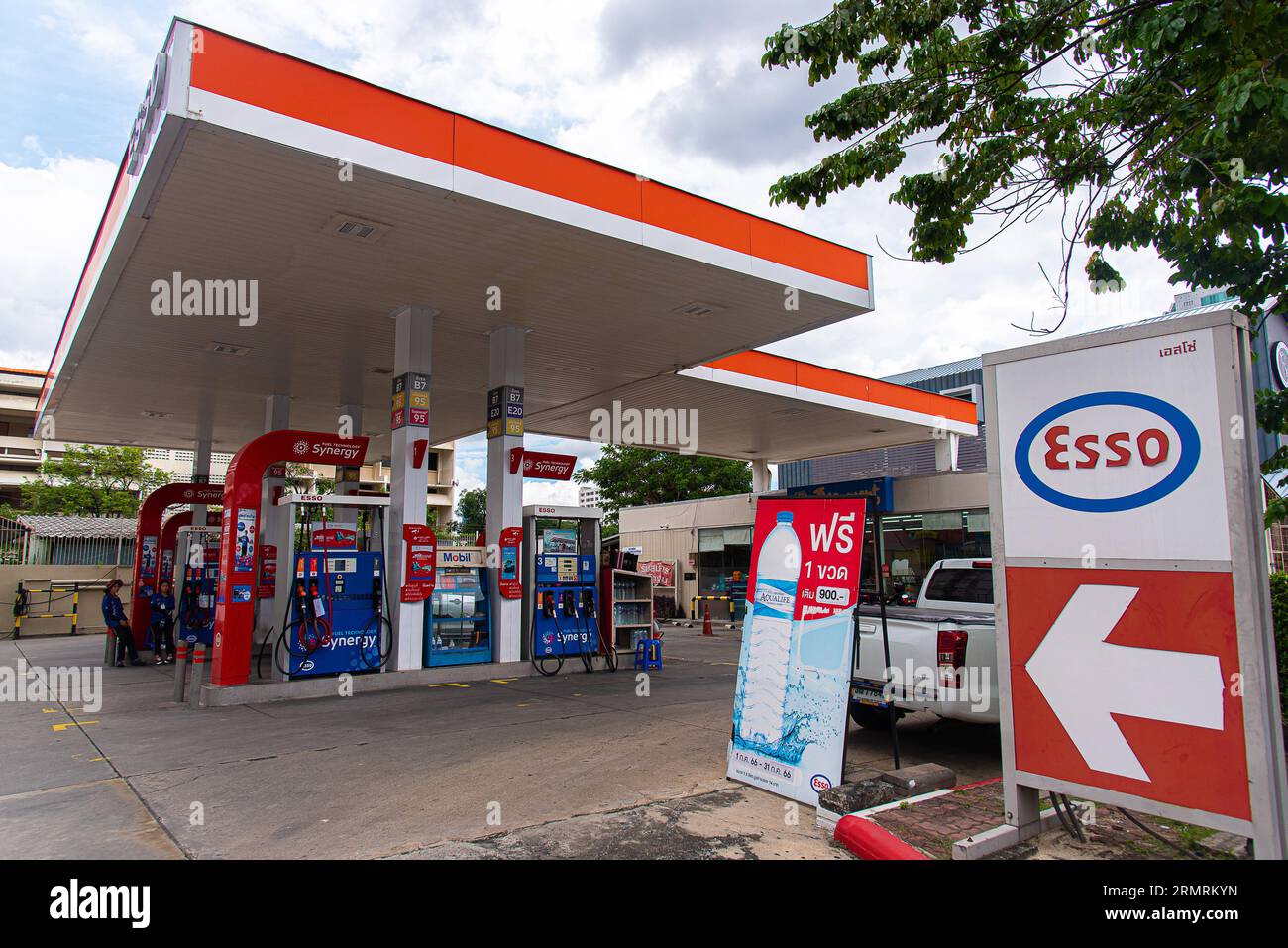 Bangkok, Thailand. 30. August 2023. Eine ESSO-Tankstelle ist in Bangkok zu sehen. Die ESSO ...