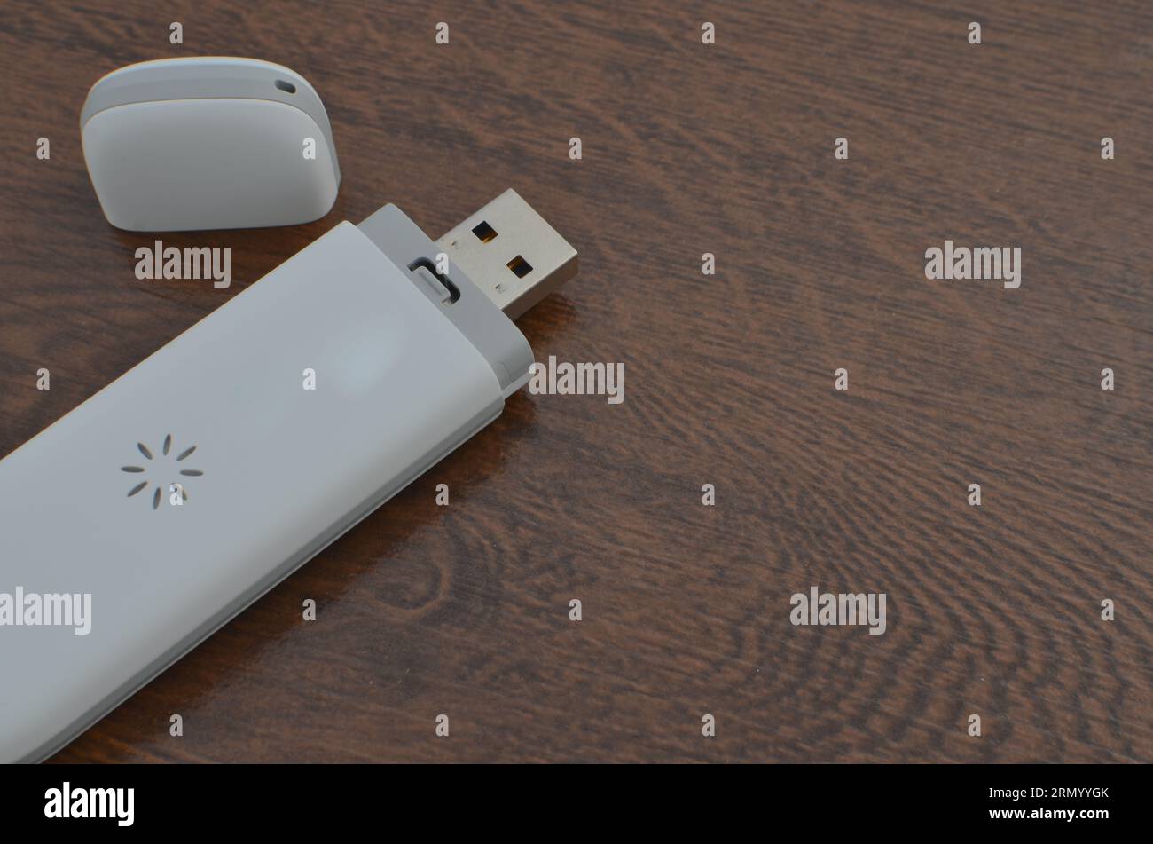 Die neueste Generation des USB 5G-Modems schließt sich für eine ...