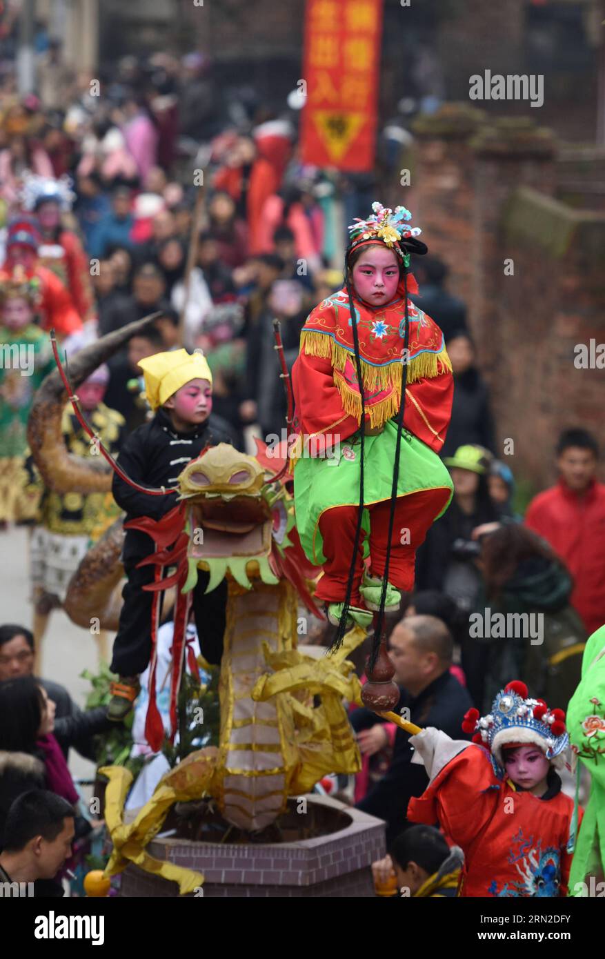 (150302) -- MILUO, 2. März 2015 -- Children Performing Taigushi (Carry ...