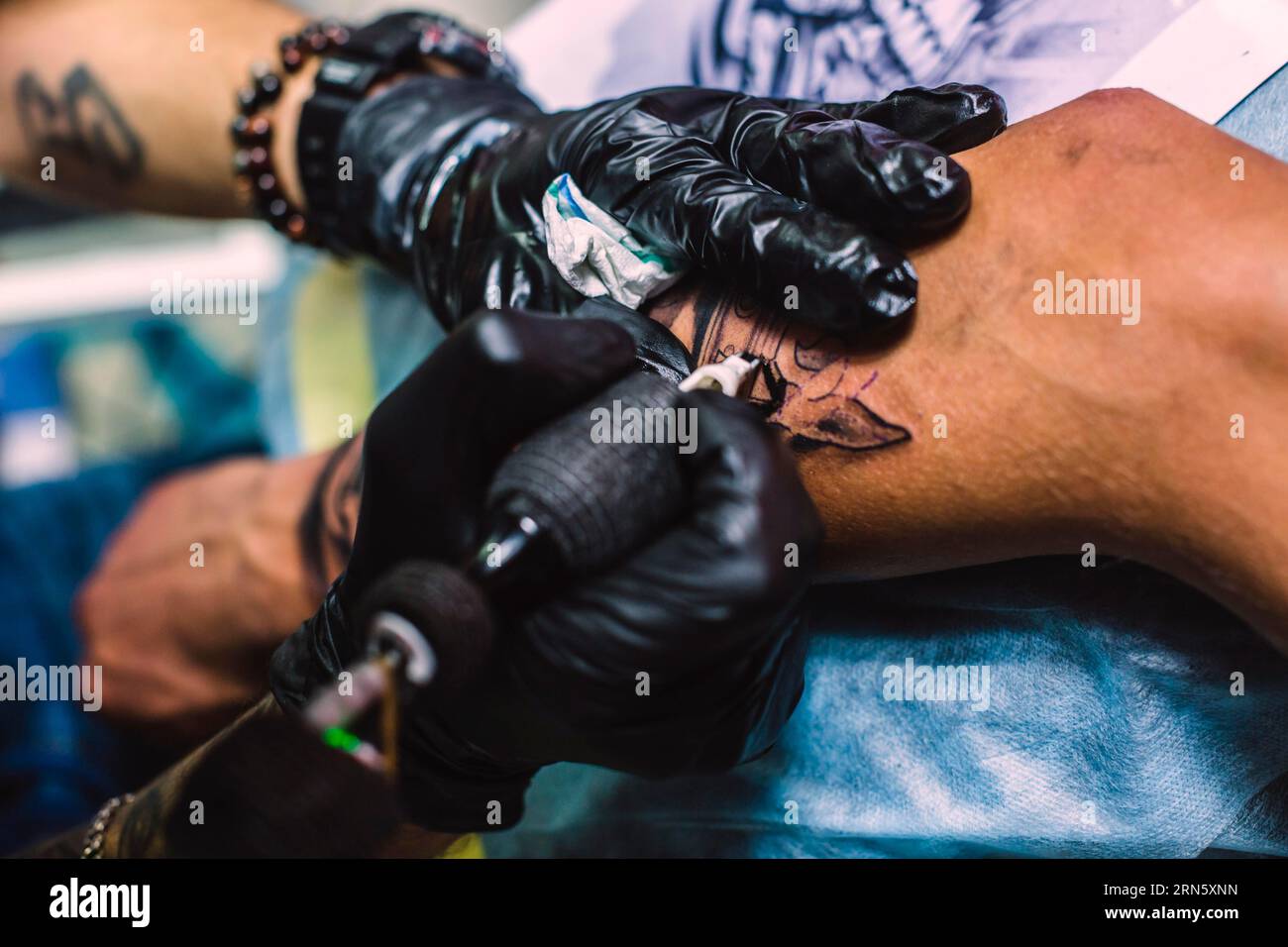 Needle arm -Fotos und -Bildmaterial in hoher Auflösung – Alamy