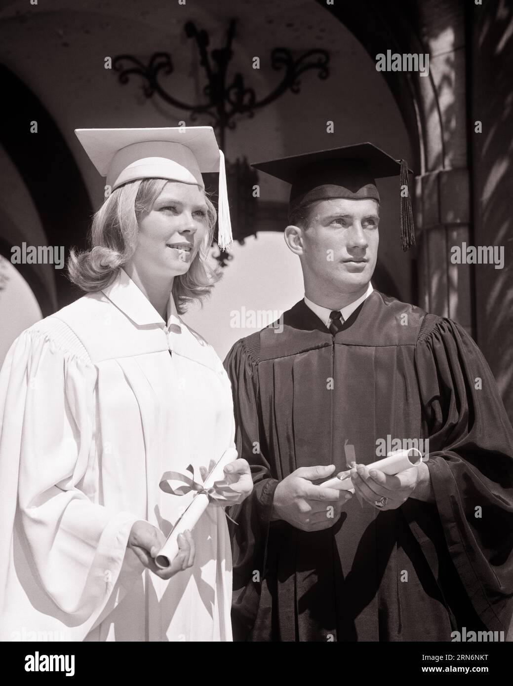 1960s high school graduation -Fotos und -Bildmaterial in hoher ...