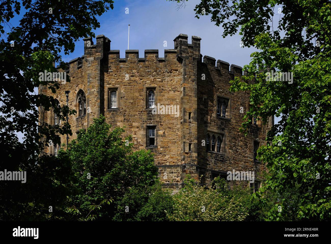 Befestigter achtseitiger Turm oder Donjon von Durham Castle im ...