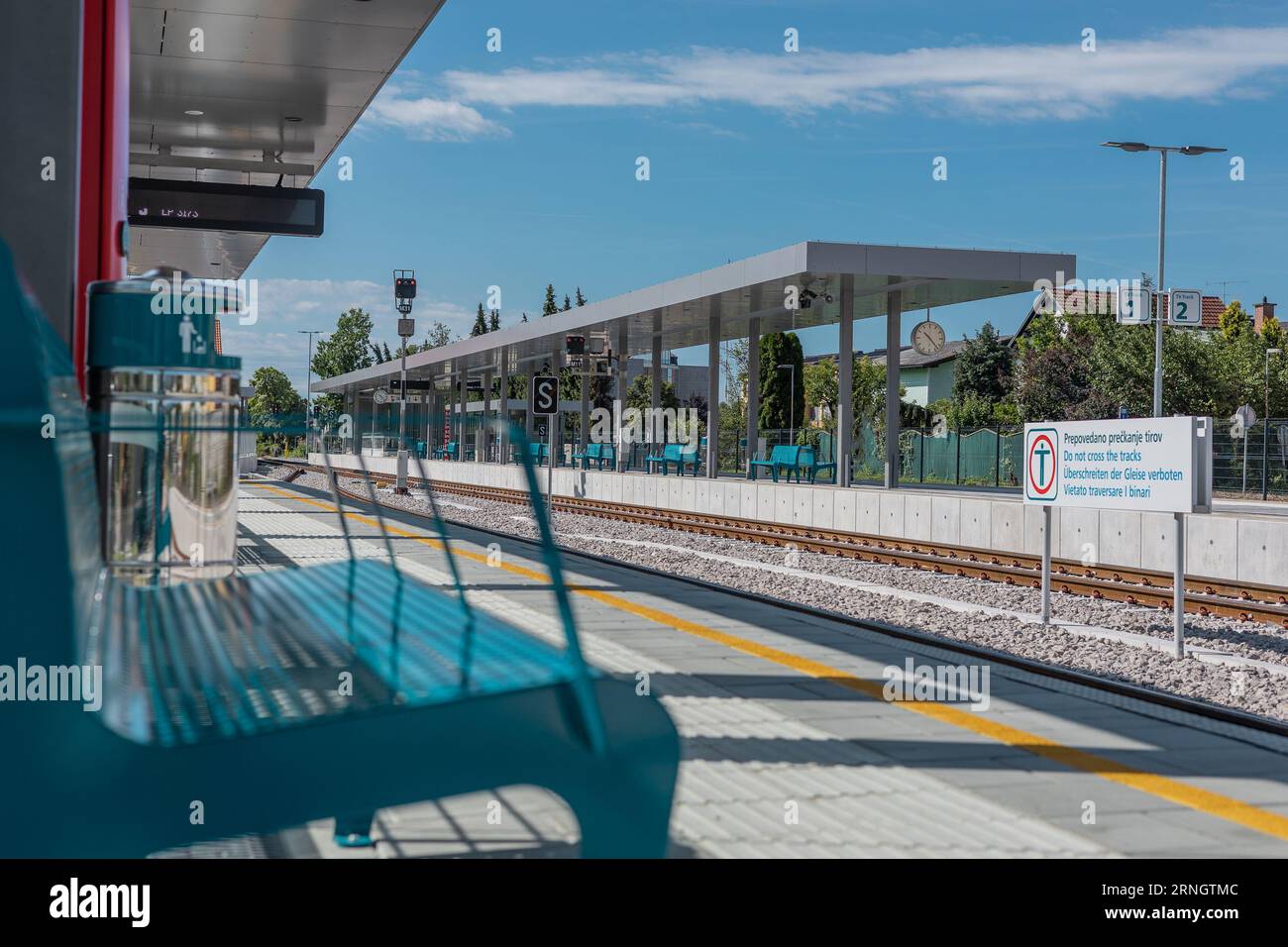 Bahnhof Domzale, Slowenien, nach Renovierungsarbeiten. Hier in dieser ...