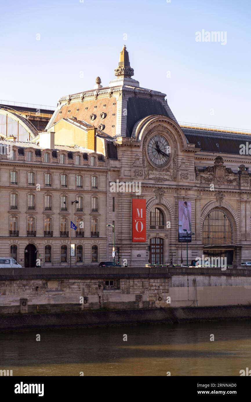Paris, Frankreich - 24. Januar 2022: Das Orsay-Museum ist ein Museum in ...
