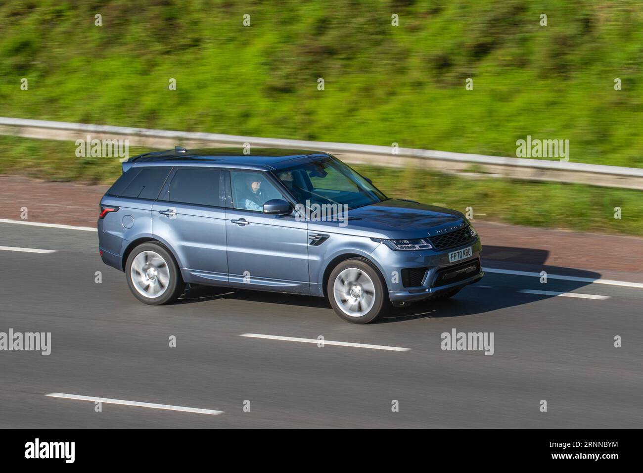 Land rover range rover sport 3 0 d300 mhev -Fotos und -Bildmaterial in ...
