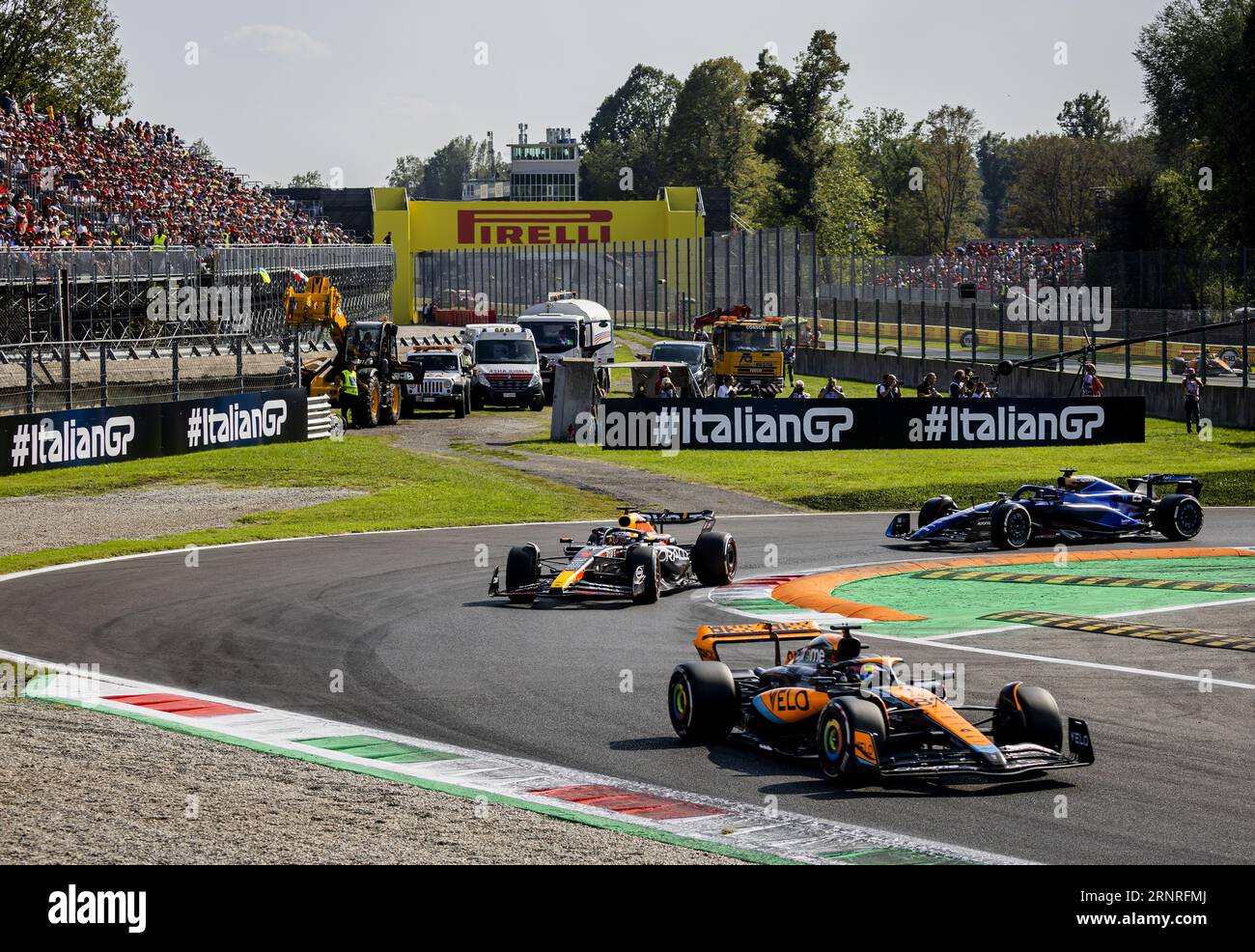 MONZA - Max Verstappen (Red Bull Racing), Oscar PiNG(McLaren) und ...