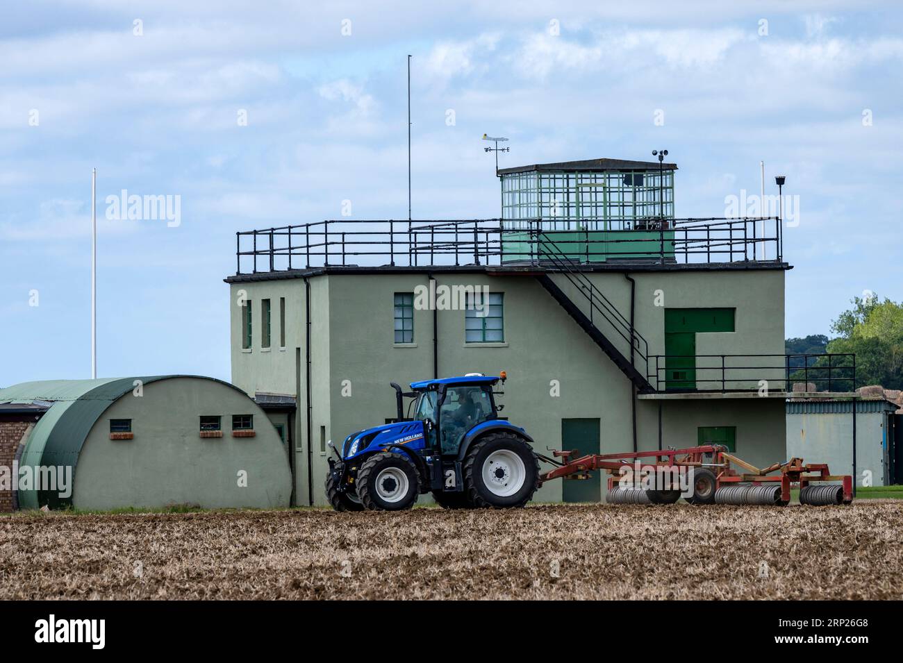 Airfield architecture -Fotos und -Bildmaterial in hoher Auflösung – Alamy