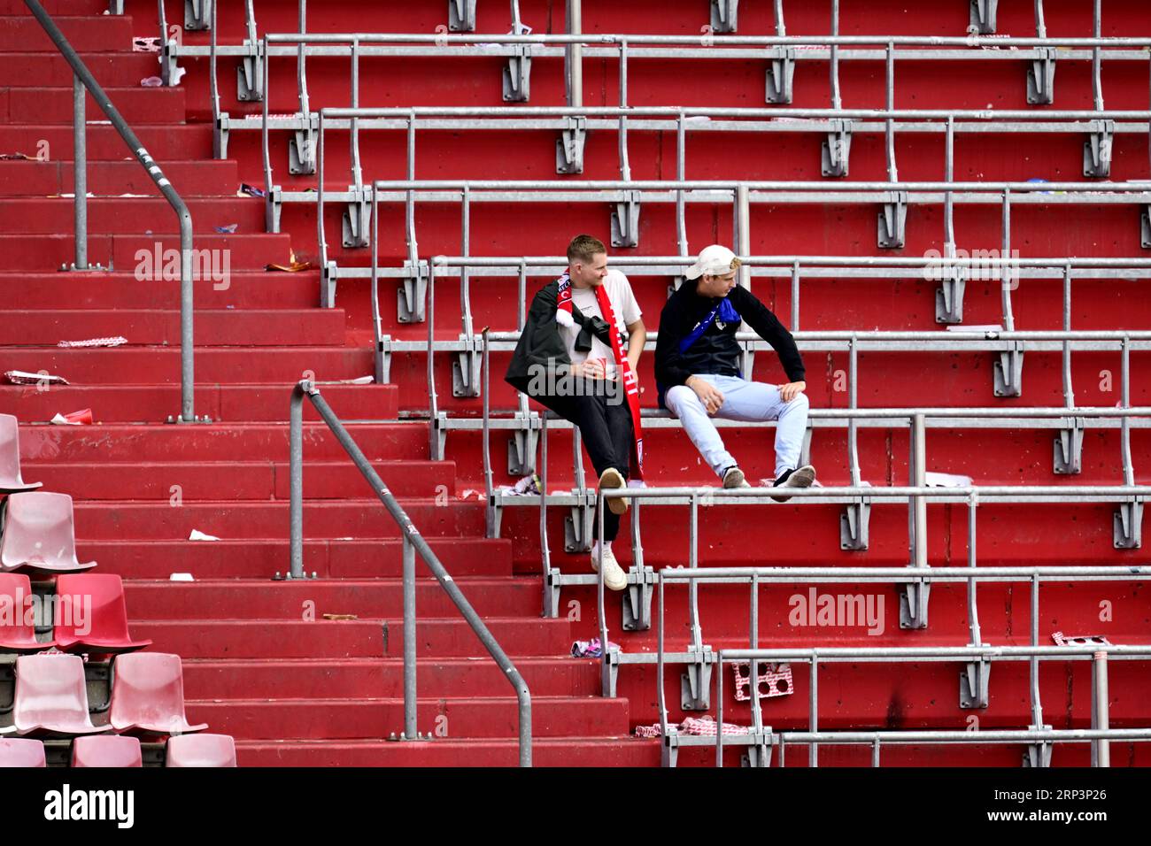 UTRECHT - Utrecht-Fans nach dem niederländischen Eredivisie-Spiel ...