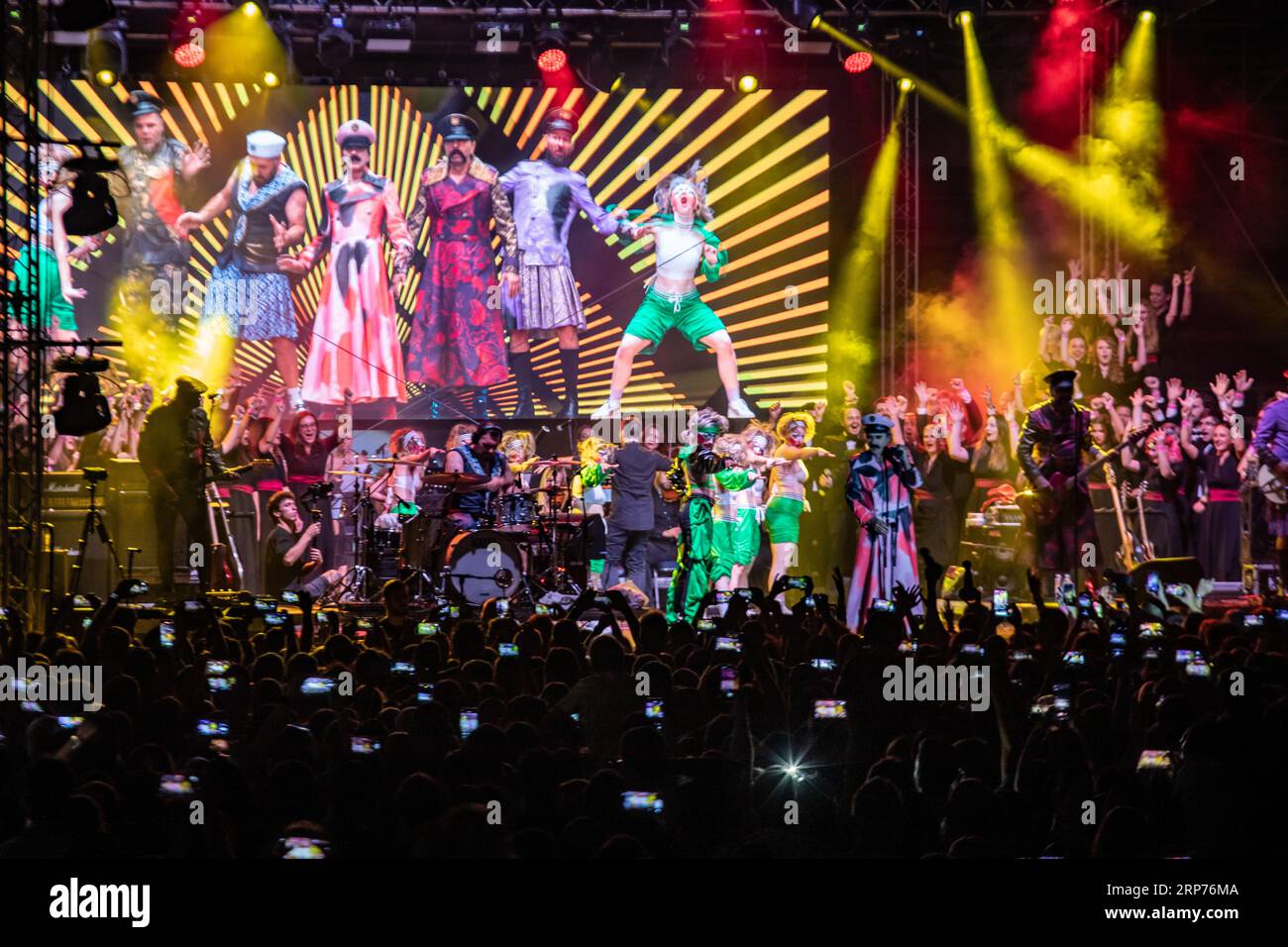 Let 3 ist eine Rockband aus Rijeka, Kroatien, die besonders im ...