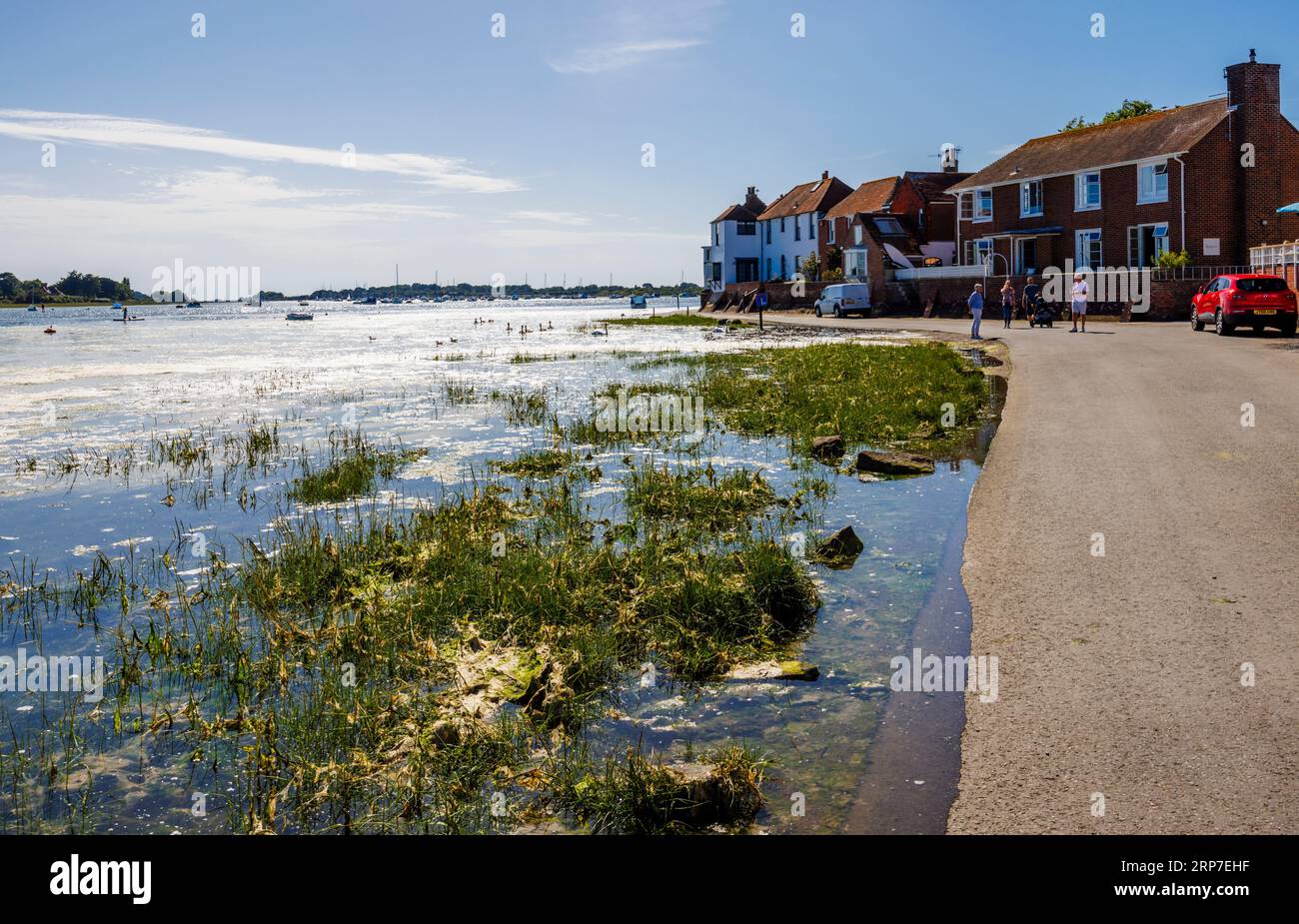 Shore Road in Bosham, einem Küstendorf an der Südküste von Chichester ...
