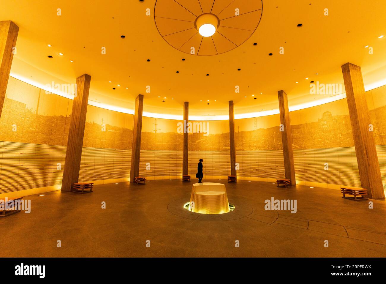 Innenraum, Hall of Remembrance in der Hiroshima Peace Memorial Hall für ...