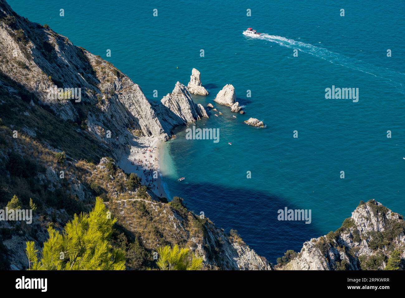 Strand von numana in der conero riviera -Fotos und -Bildmaterial in ...